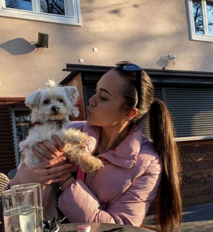 ..Dugoselska kronika.. - Dugoselka Laura Vlahović ponijela lentu Miss ...