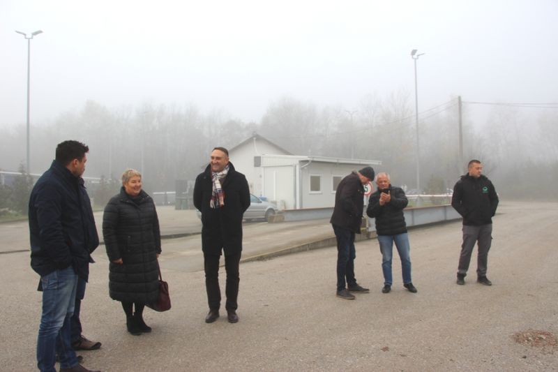 ..Dugoselska kronika.. - Novi kamion DKPC-a za odvoz glomaznog otpada